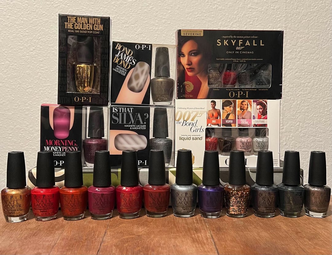 Happy James Bond Day! It took a few months of searching, but I have ...