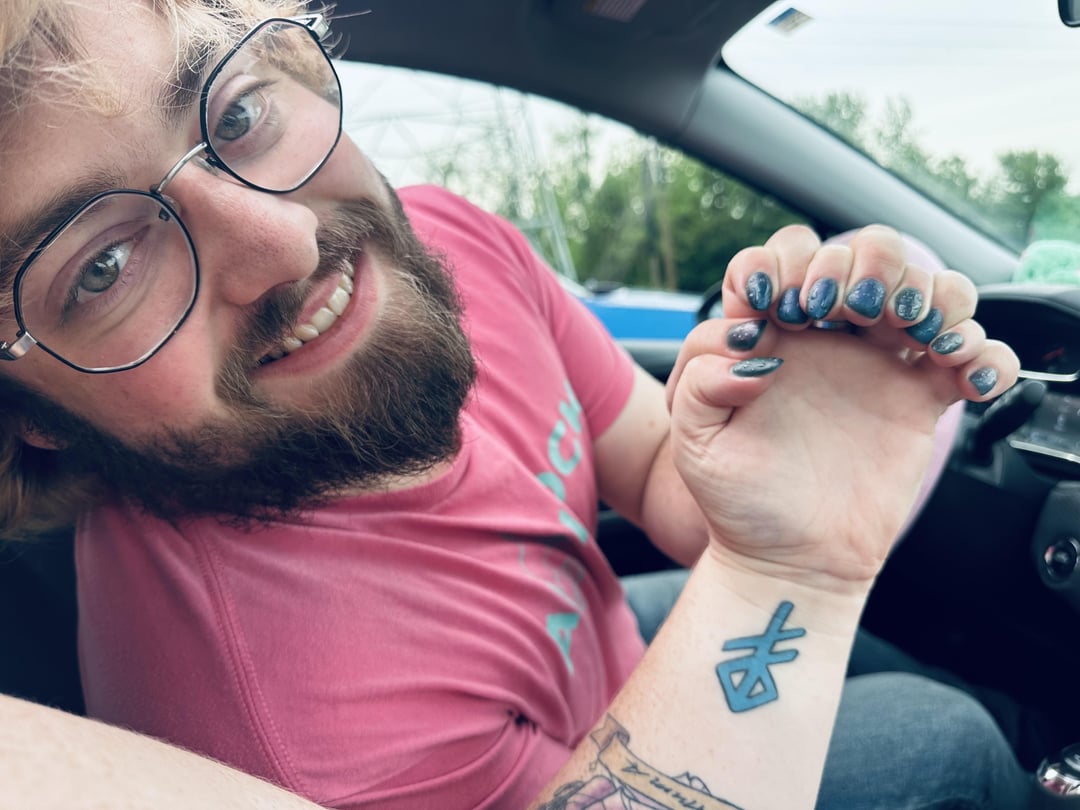 Couples Mani 💧Feat. Finger Creeper Pose 🤣 – COSMESTIC.COM ~ Beauty ...