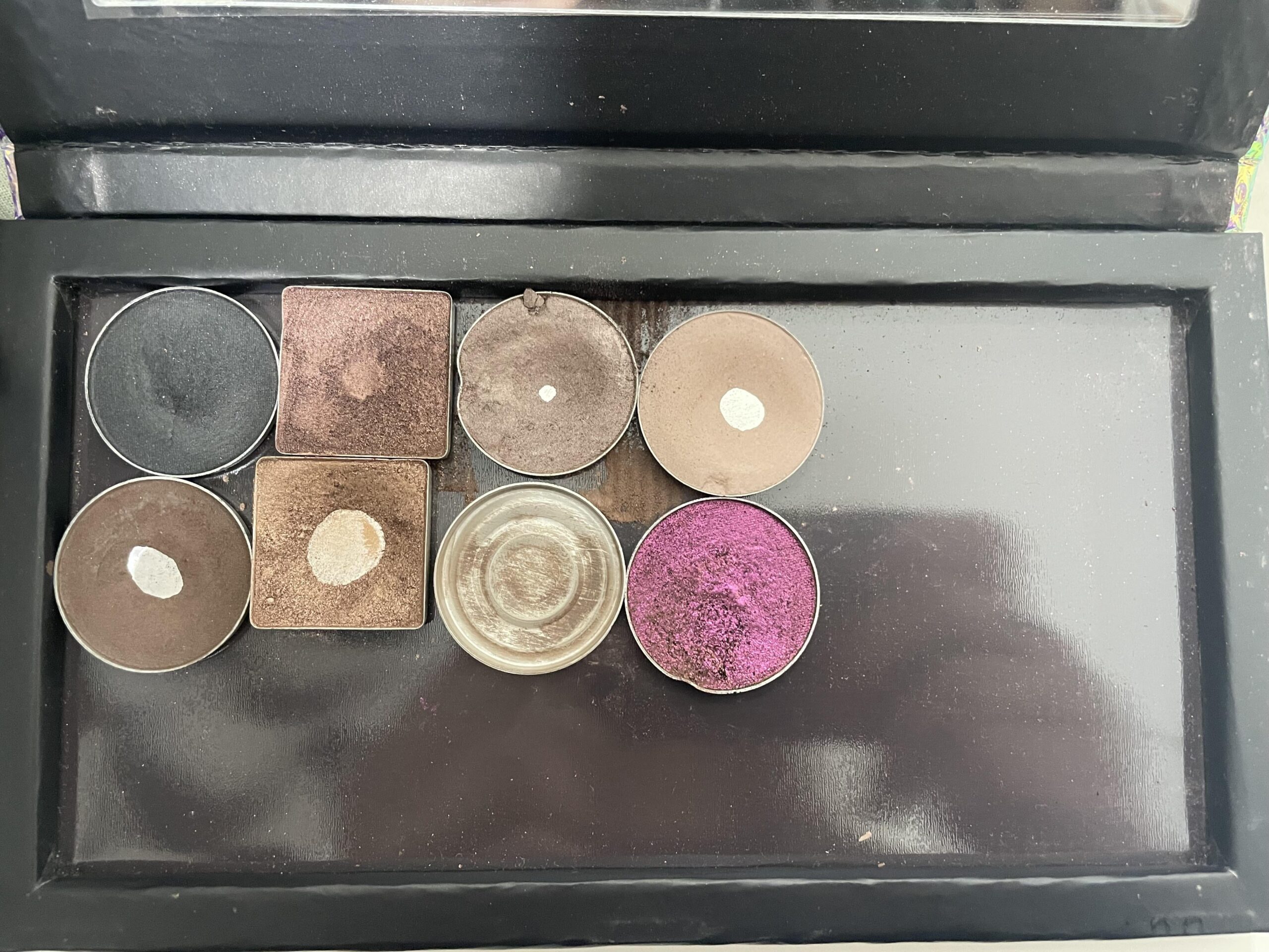 Pan down – COSMESTIC.COM ~ Beauty, Makup, and Cosmetics